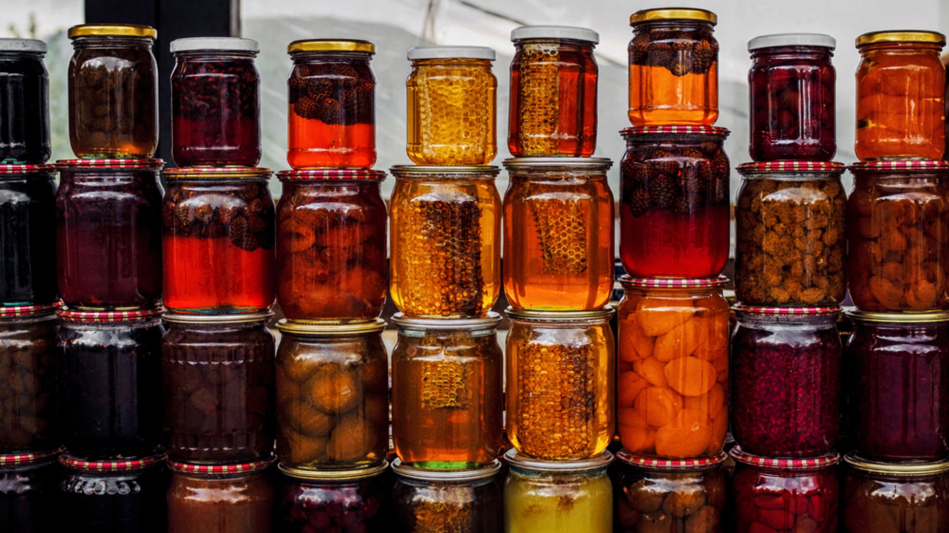 Miere de albine: 12 utilizări neobișnuite ale acestui ingredient - Edesia