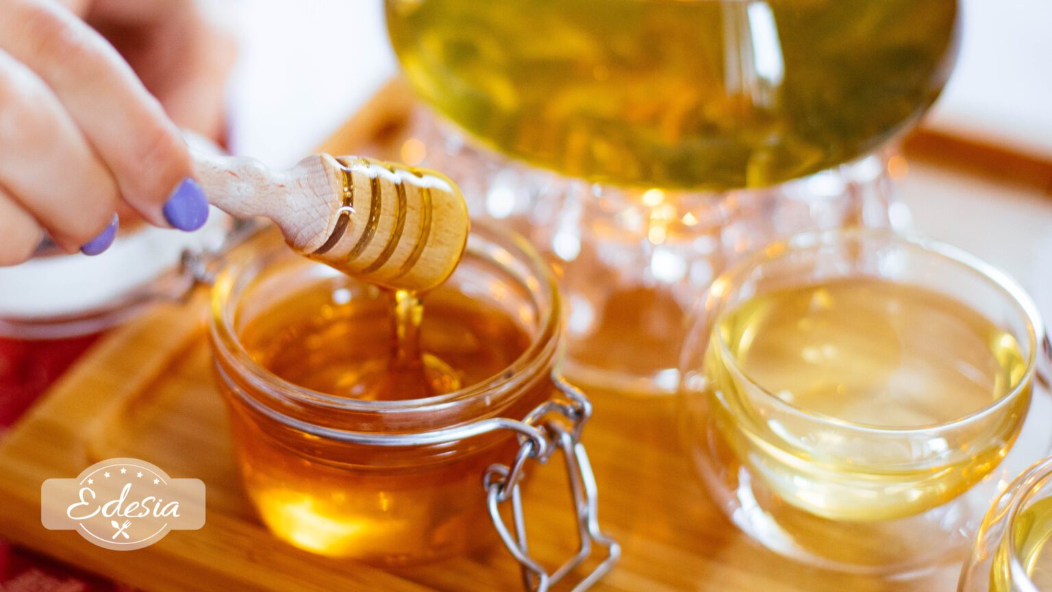 Mierea de albine: Un ingredient versatil în rețete și remedii naturiste ...